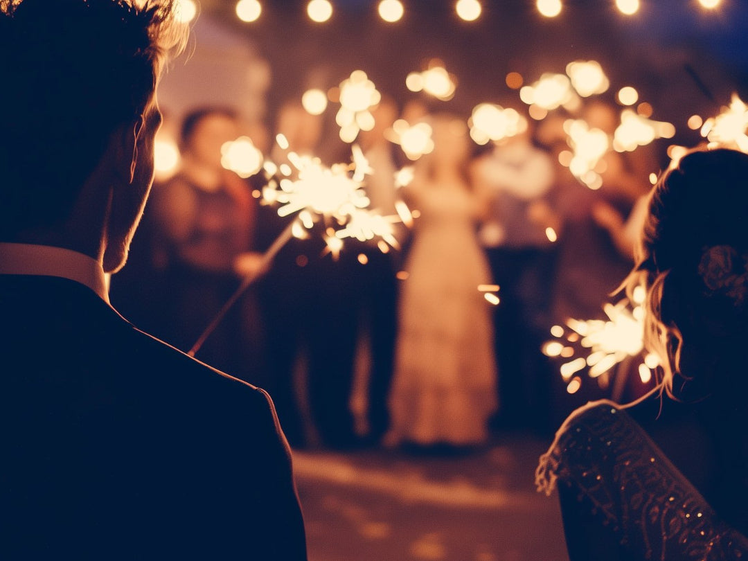 Why Honey Makes the Perfect Wedding Favor – Ames Farm Single Source Honey